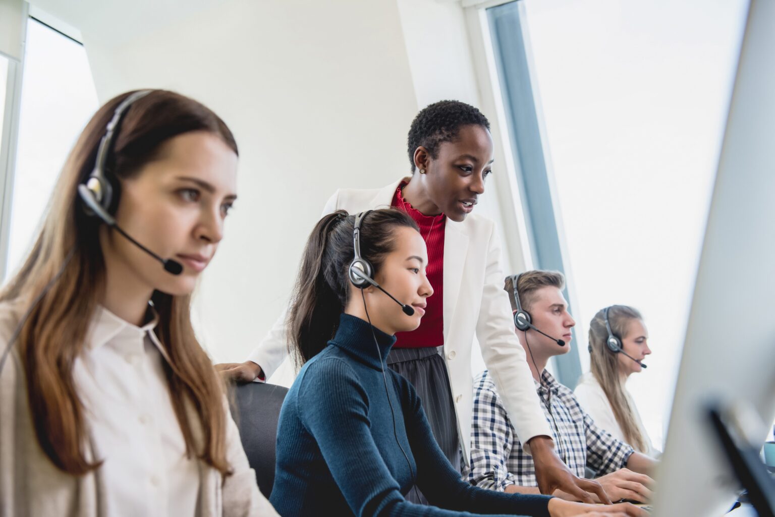 Short Course: How To Manage A Customer Service Team - Connect Skills ...